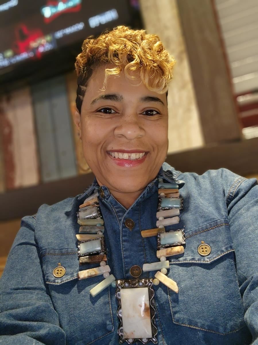 Davis, Kelly / About Me